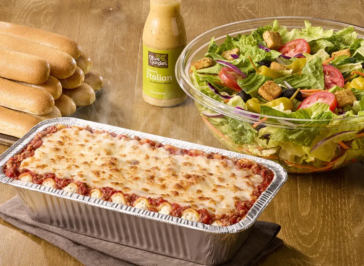 10 Restaurant Chains With the Best Family Meal Deals In 2024