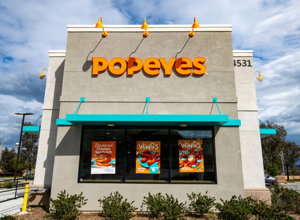 7 Fast Food Chains Struggling as Sales Drop and Closures Mount