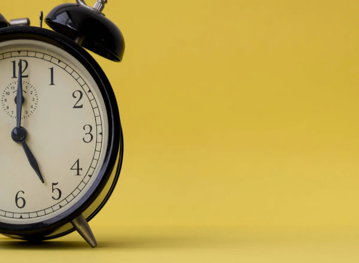 I Woke up at 5am Every Day for 2 Weeks & My Productivity Soared