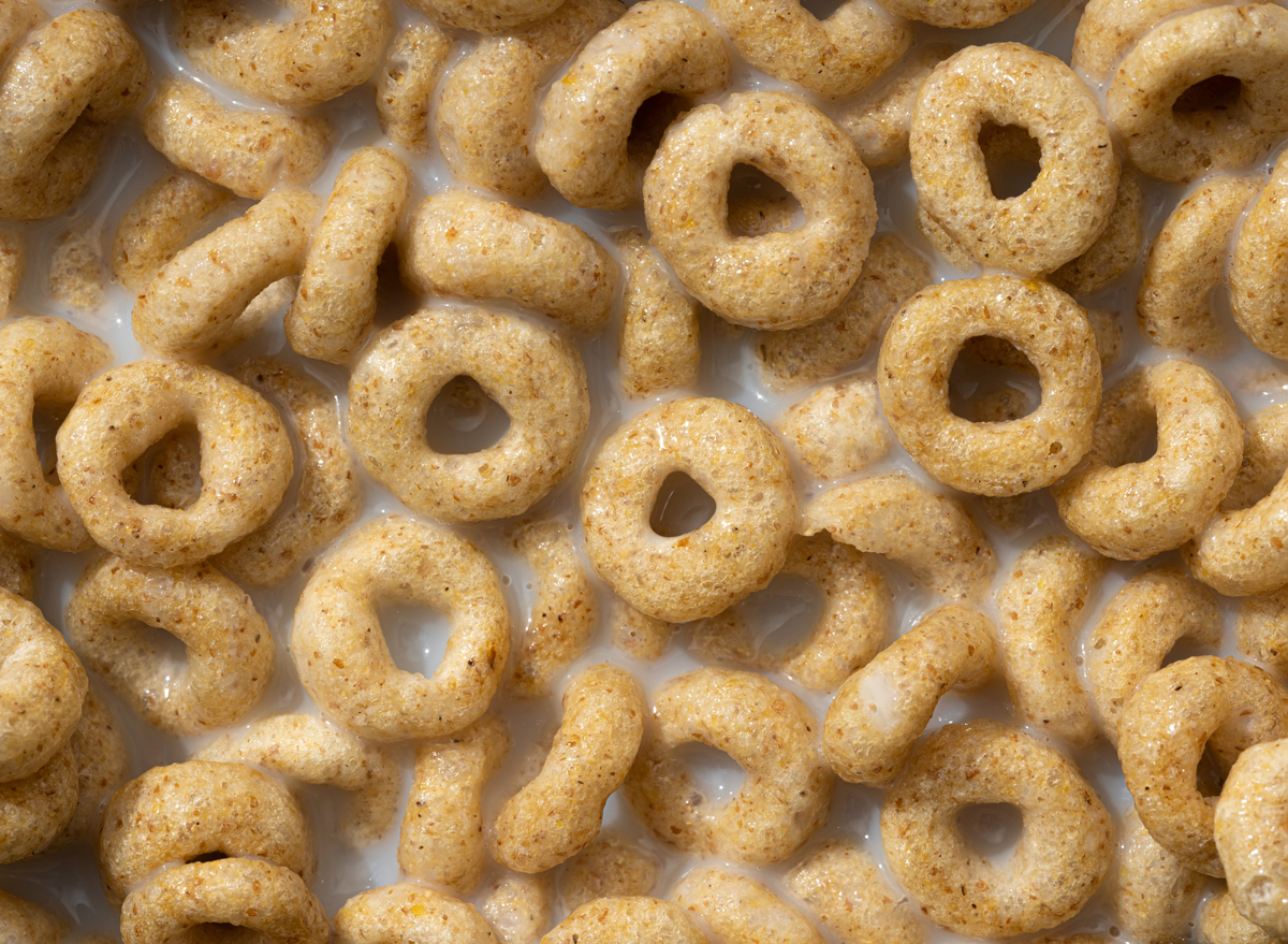 Domi Good: Are Cheerios Healthy? What a Dietitian Wants You To Know