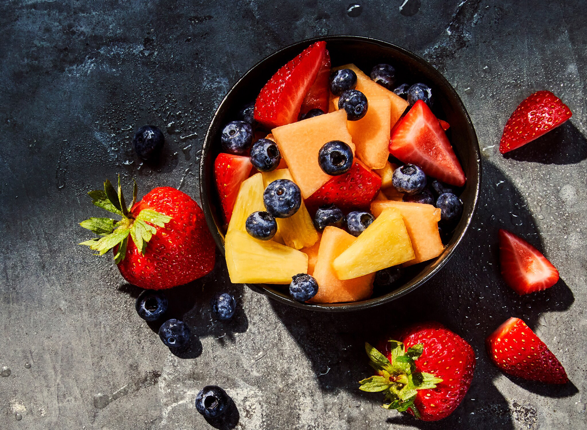 6 Incredible Effects of Eating Fruit Every Day, Say Dietitians — Eat ...