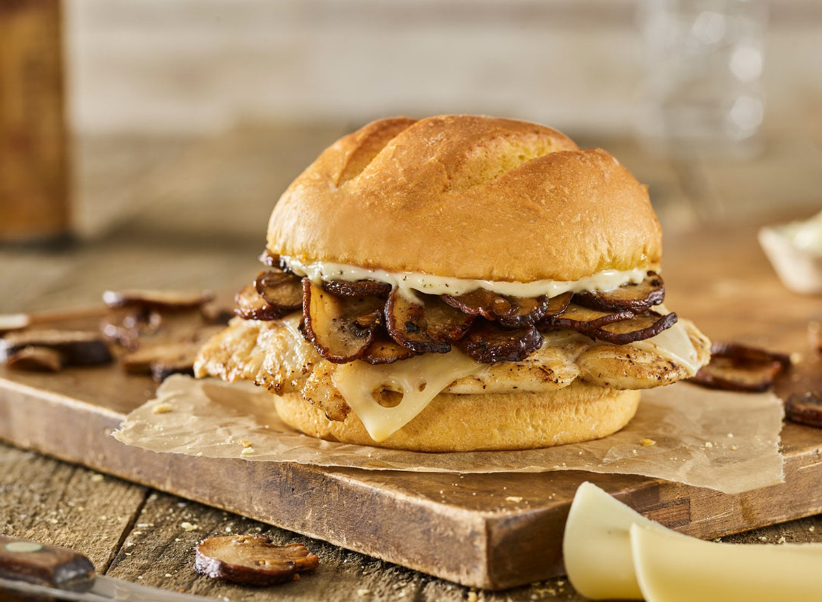 Smashburger Menu: 6 Healthiest Orders & What To Skip