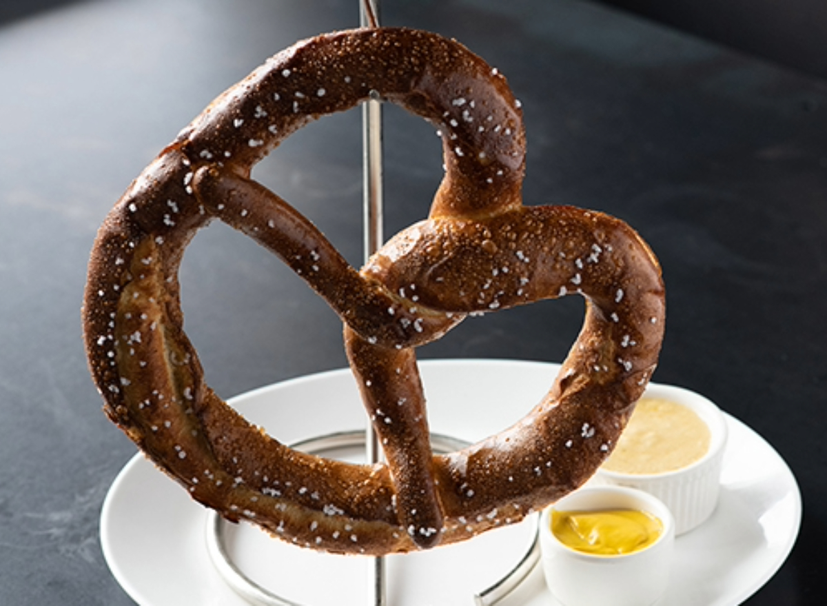 8 Restaurant Chains That Serve the Best Soft Pretzels