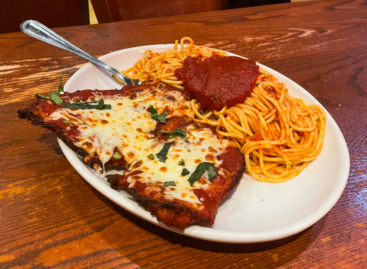 The Chicken Parm From 5 Italian Chains, Tasted & Ranked in 2024