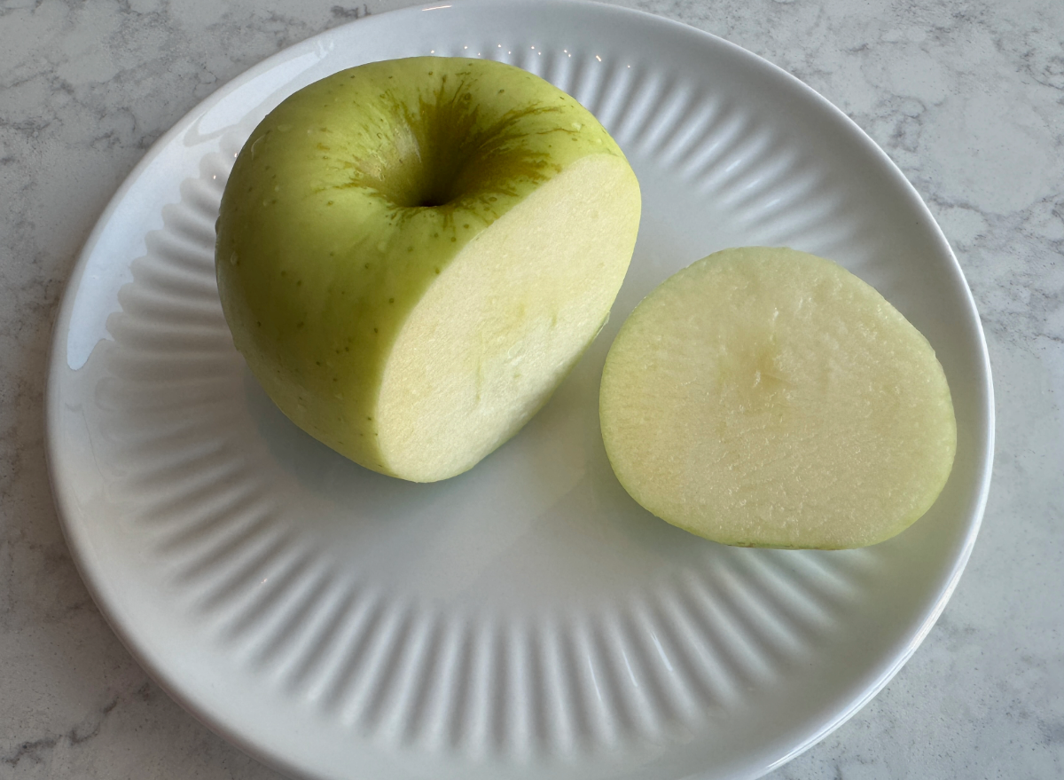 15 Popular Apple Varieties, Tasted & Ranked in 2024
