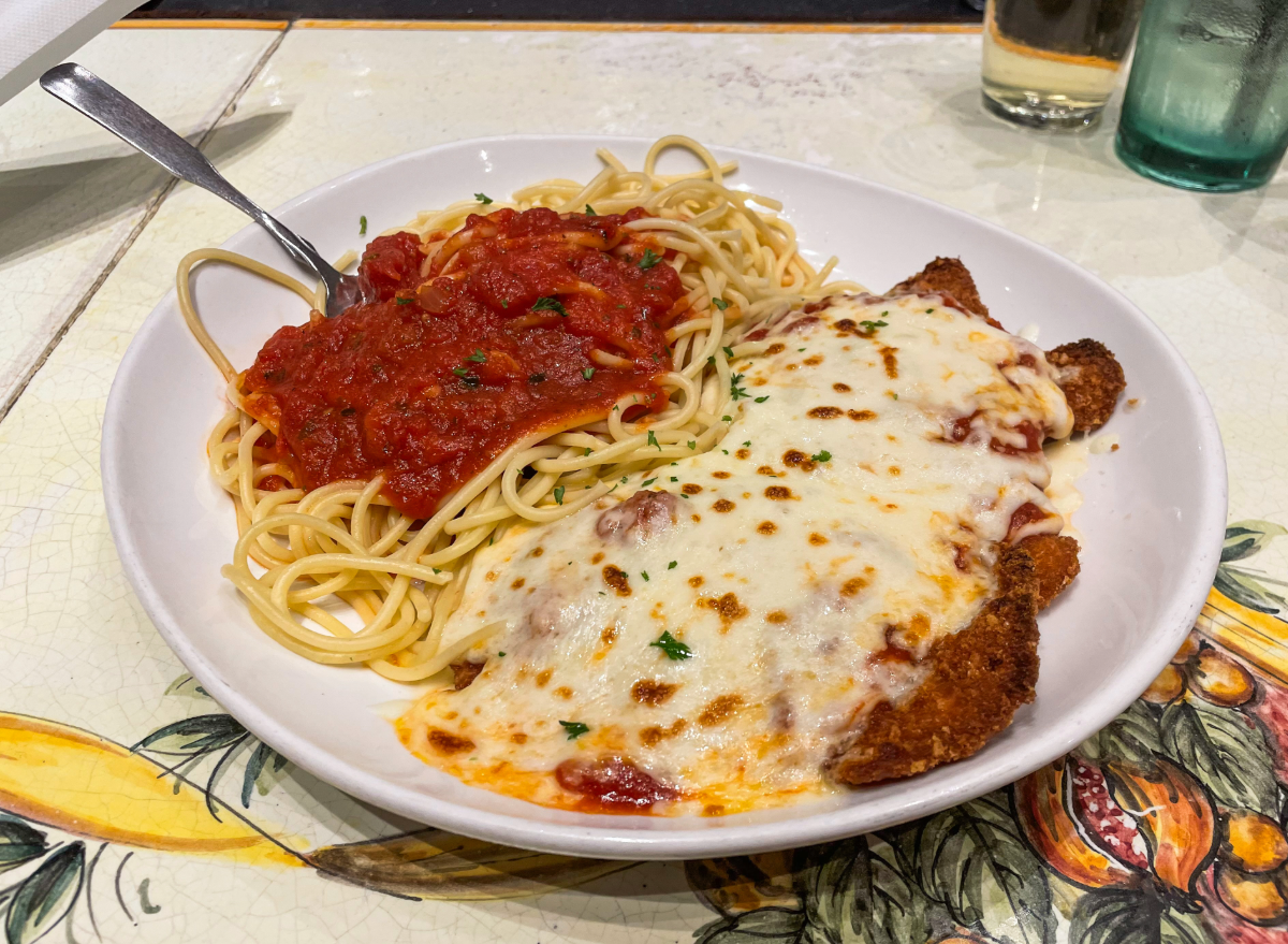 The Chicken Parm From 5 Italian Chains, Tasted & Ranked in 2024