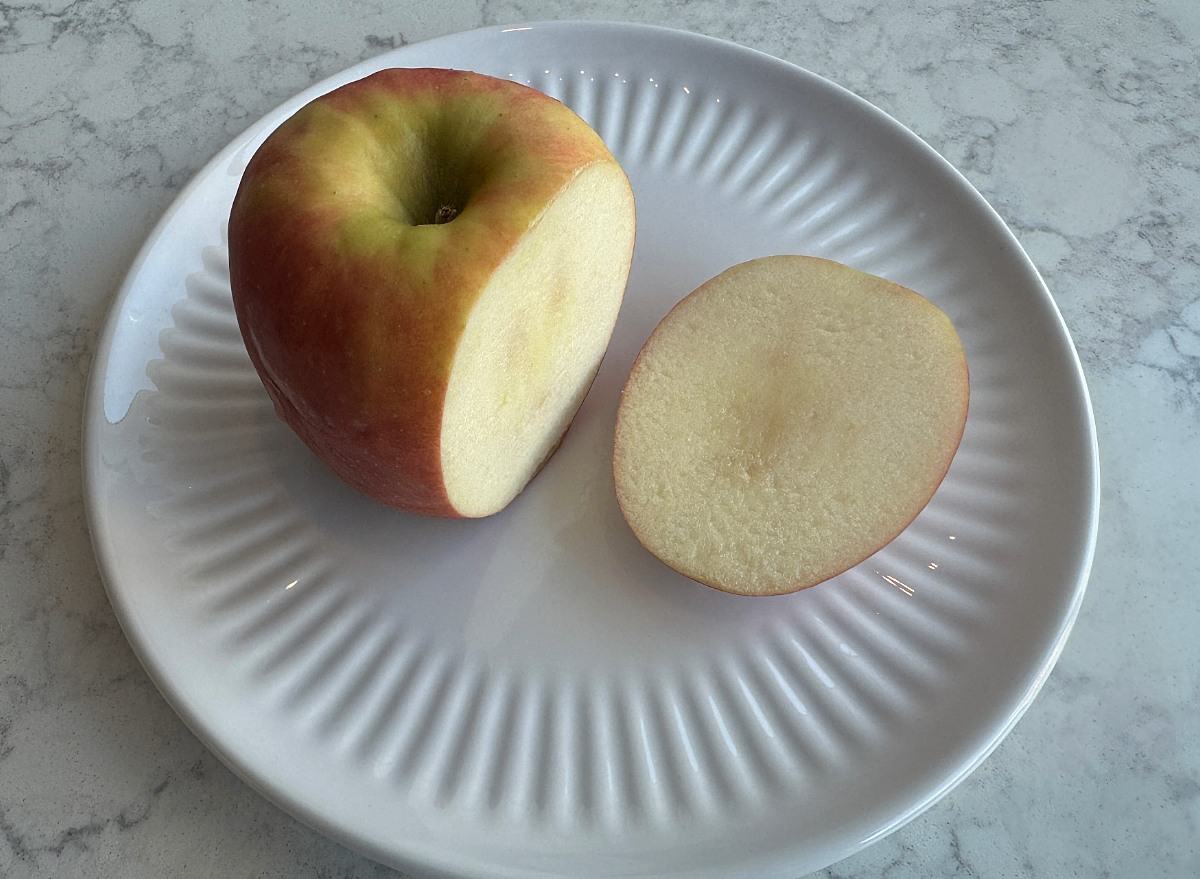 15 Popular Apple Varieties, Tasted & Ranked in 2024