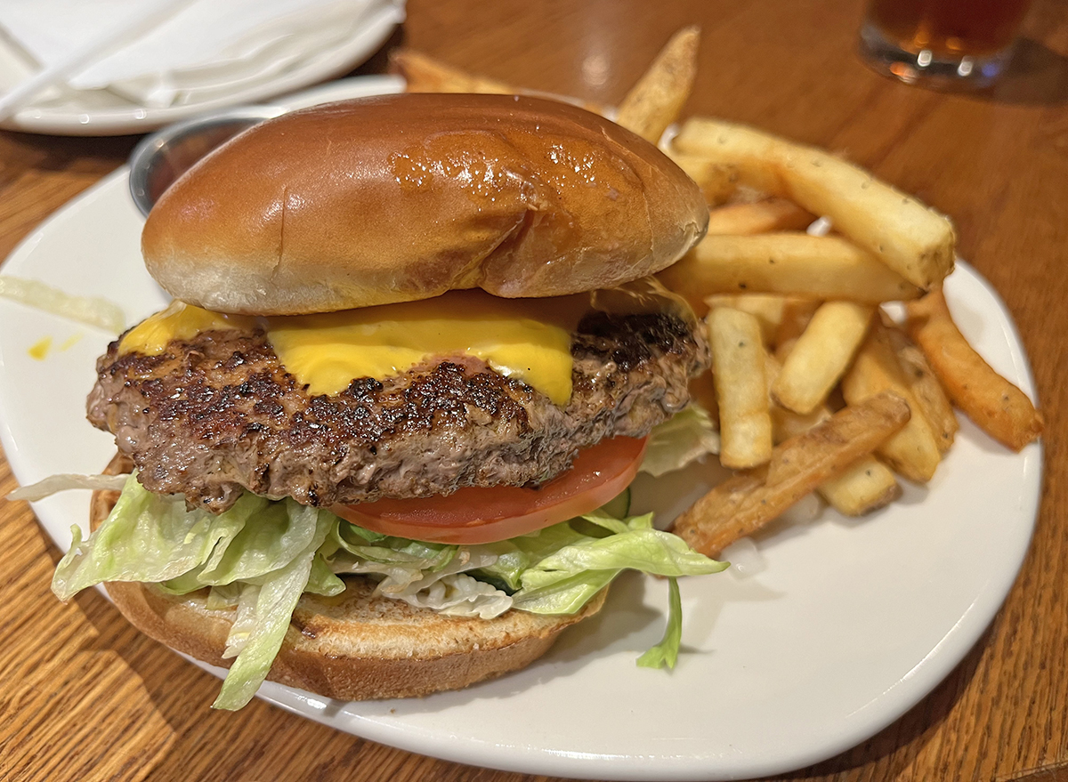 3 Popular Steakhouse Burgers, Tasted & Ranked in 2024