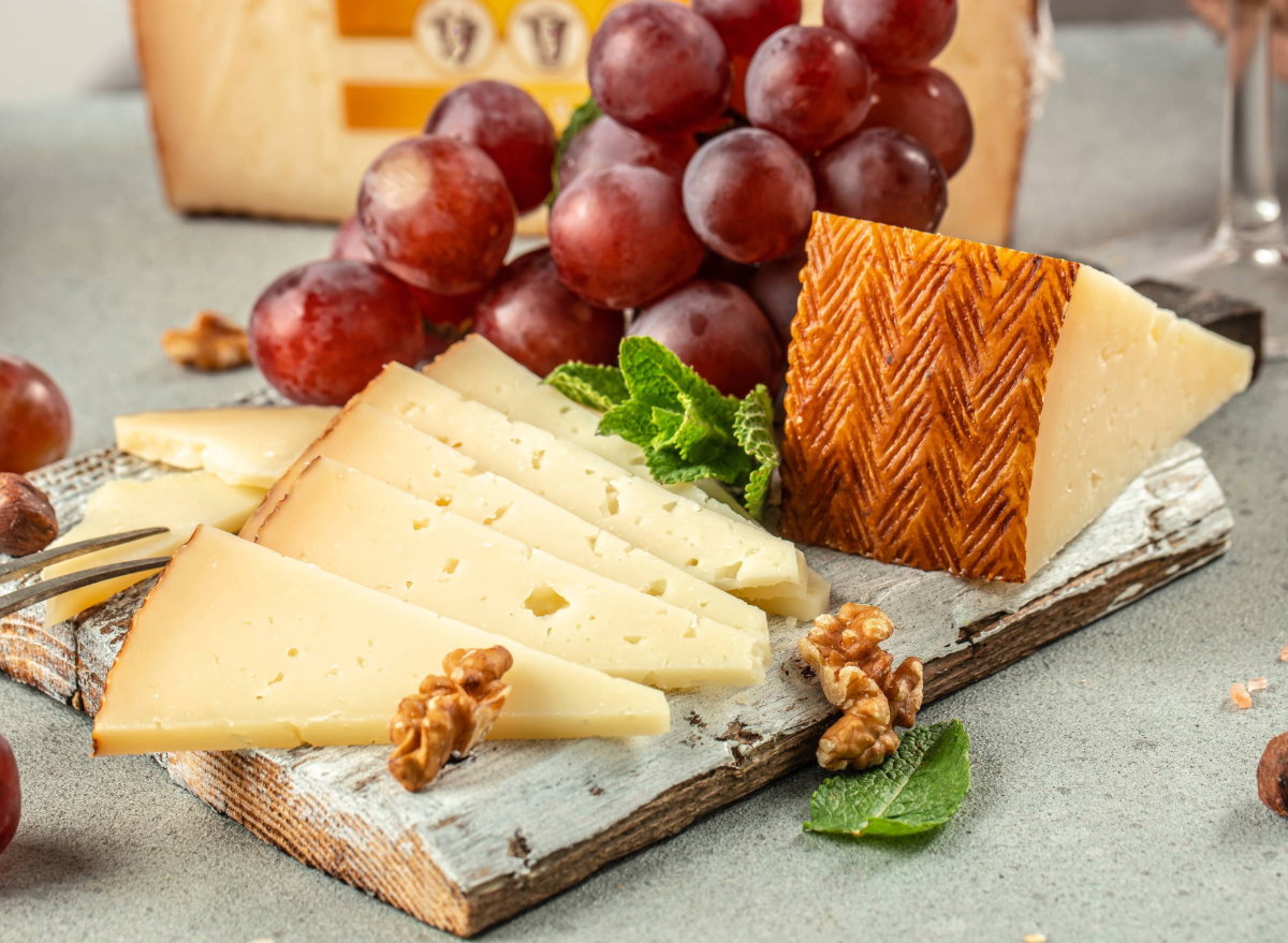 The Best Cheeses for Your Holiday Parties in 2024