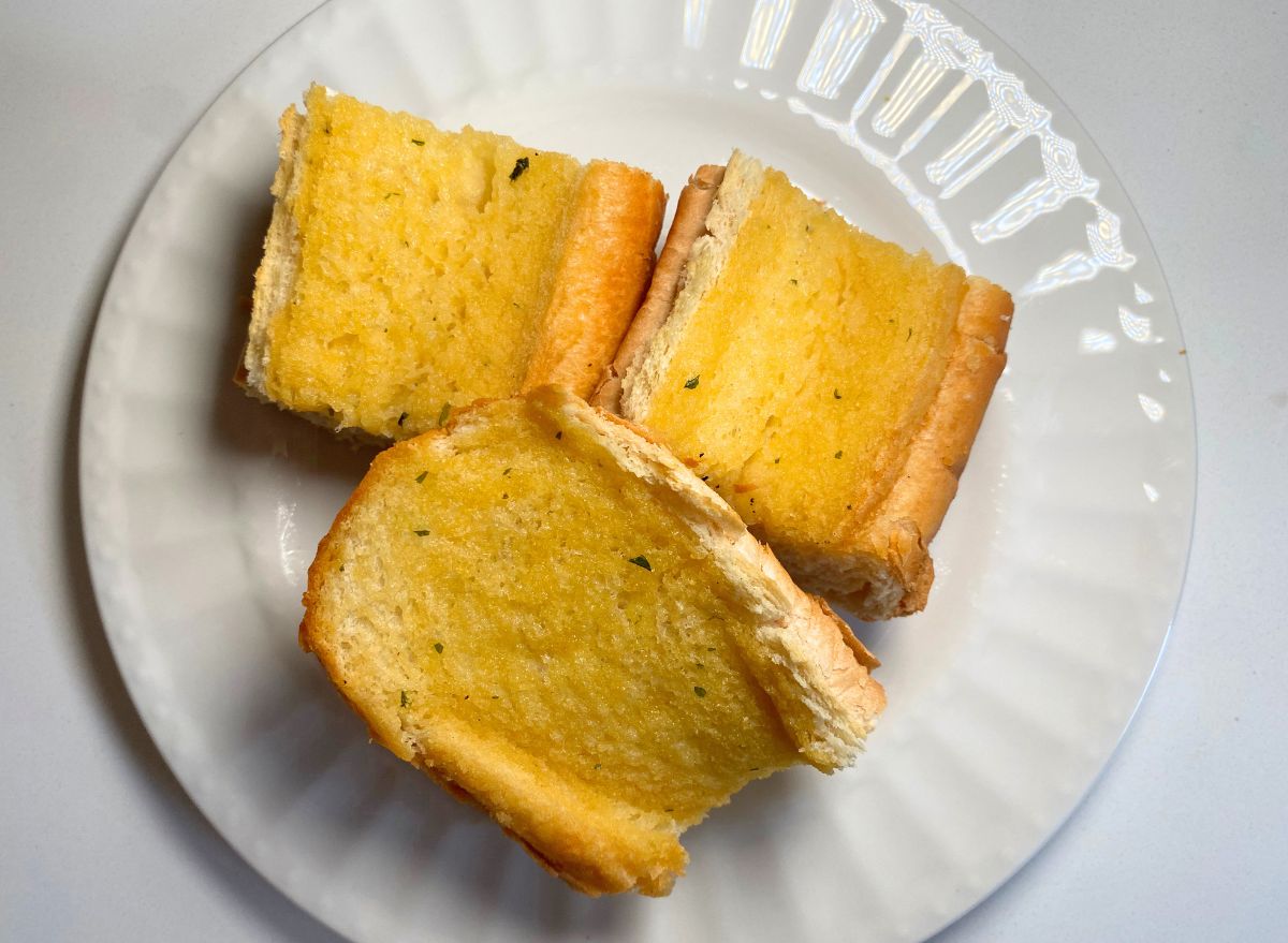 5 Frozen Garlic Breads, Tasted & Ranked in 2024