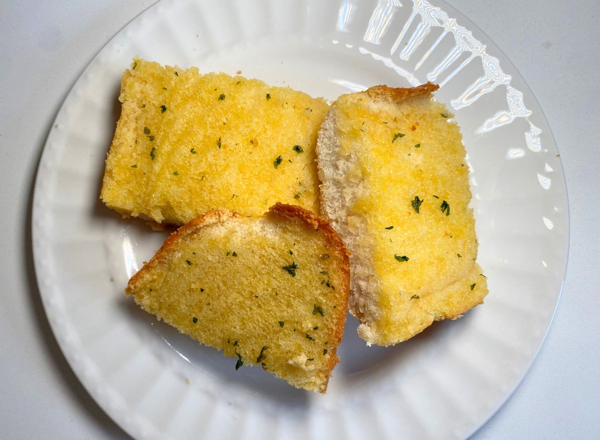 5 Frozen Garlic Breads, Tasted & Ranked in 2024