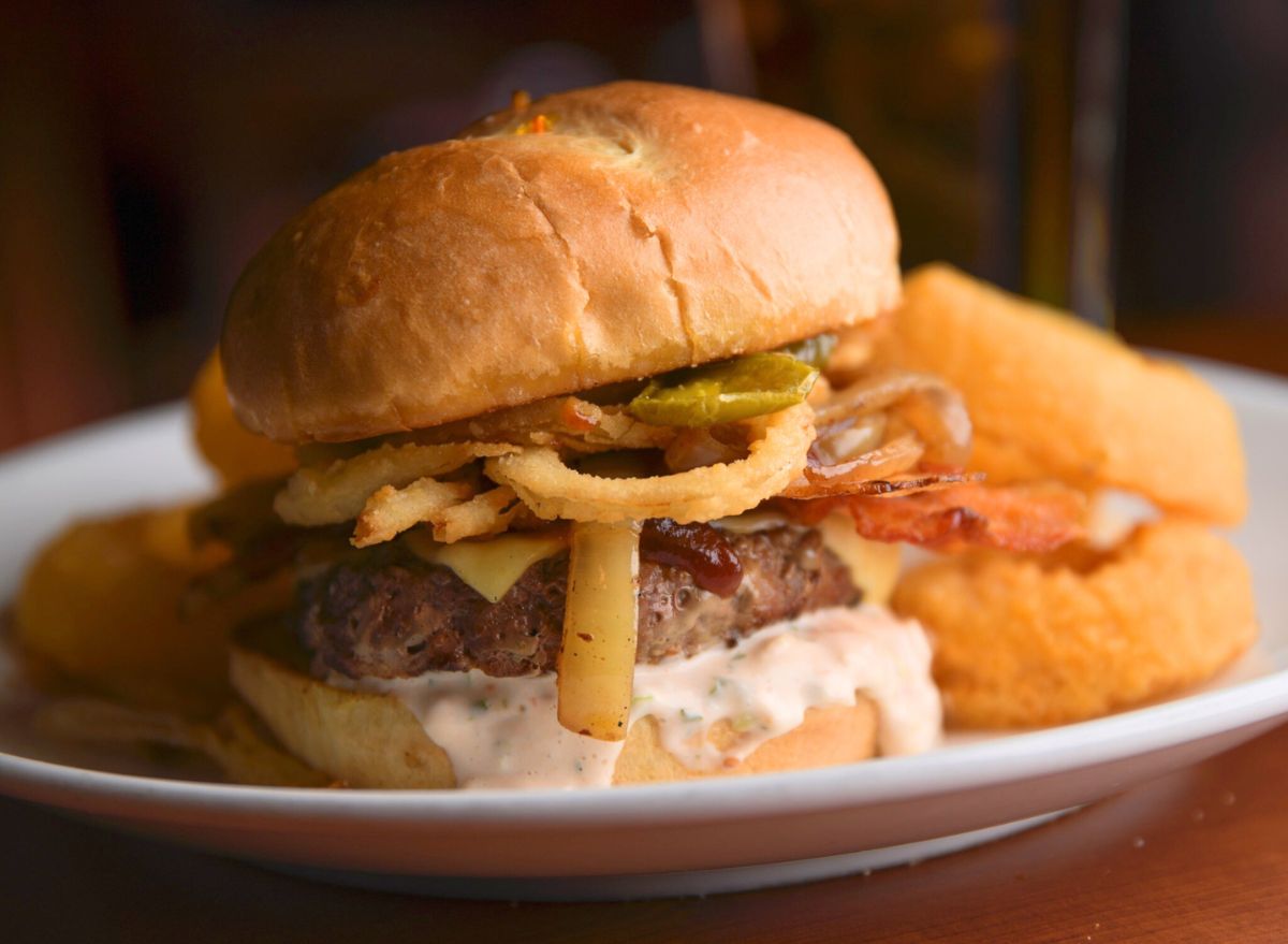 Beloved Dining Chain Ground Round Is Making a Comeback