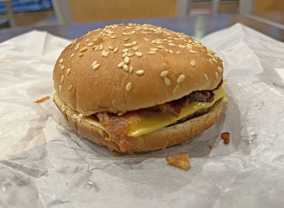 5 Most Popular Fast-Food Cheeseburgers, Tasted & Ranked