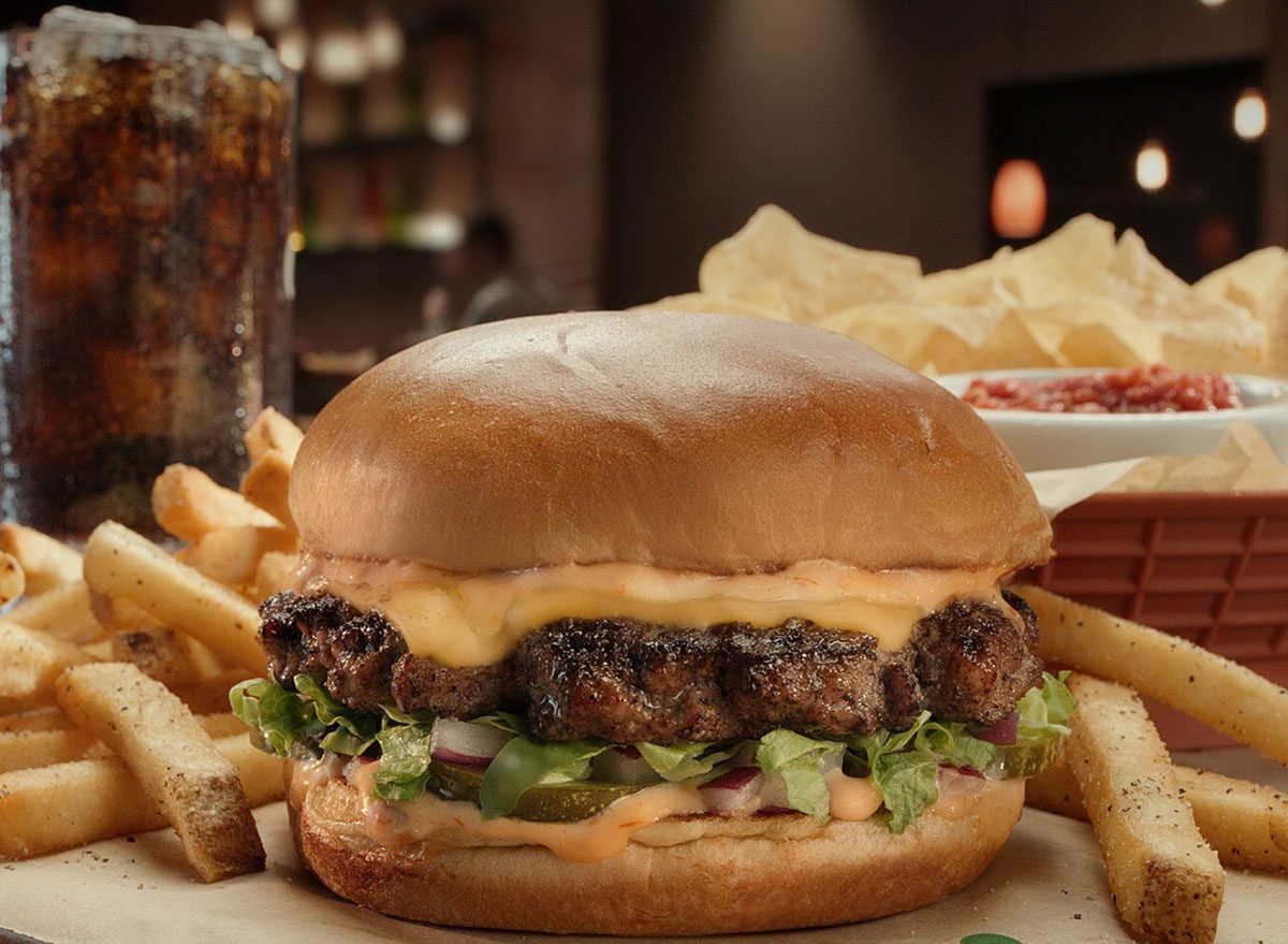 10 National Restaurant Chains With the Best Lunch Deals