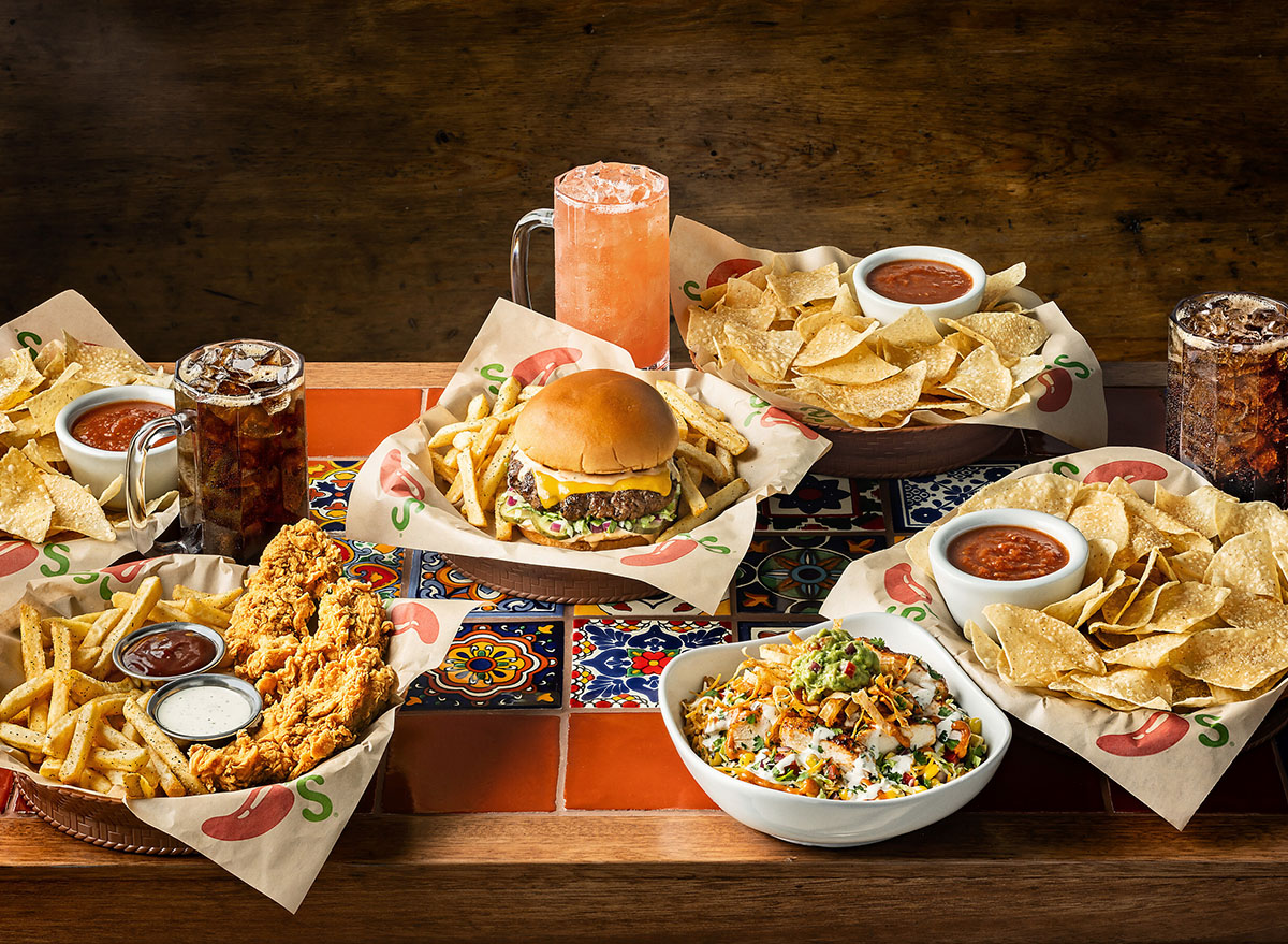 10 National Restaurant Chains With the Best Lunch Deals