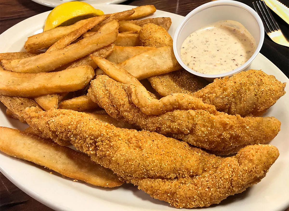10 Restaurant Chains That Serve the Best Fried Fish