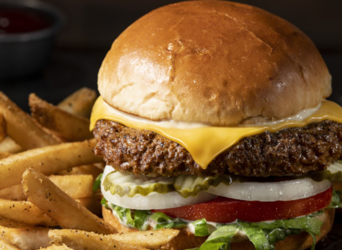 10 National Restaurant Chains With the Best Lunch Deals