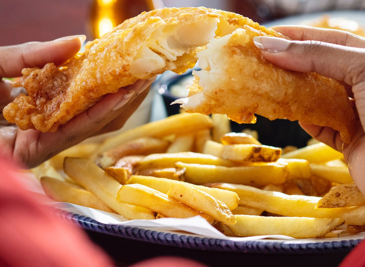 10 Restaurant Chains That Serve the Best Fried Fish