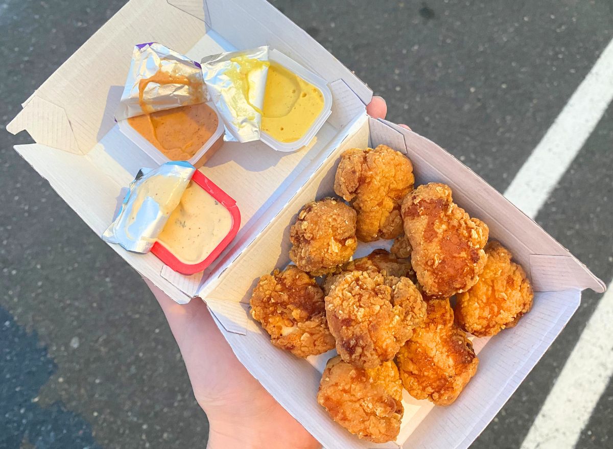 I Tried Taco Bell’s Chicken Nuggets & They're Crispy and Flavorful