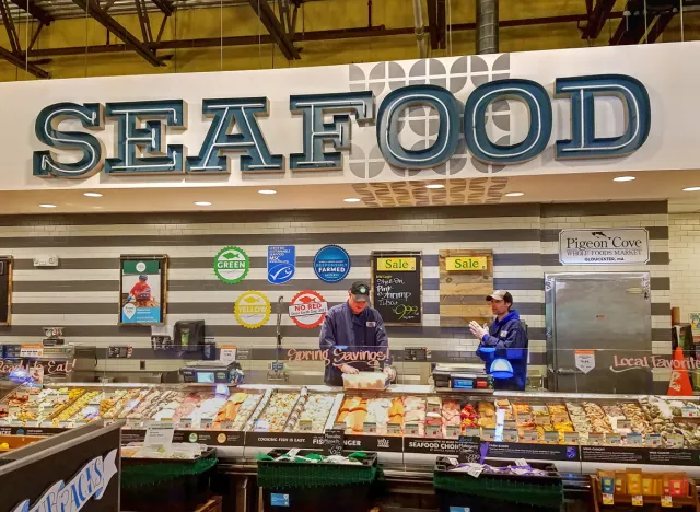 8 Grocery Chains with the Best Seafood Departments in America