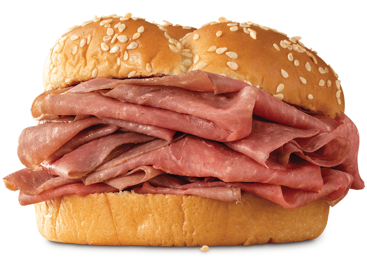 5 Chain Restaurants With the Best Roast Beef, According to Chefs