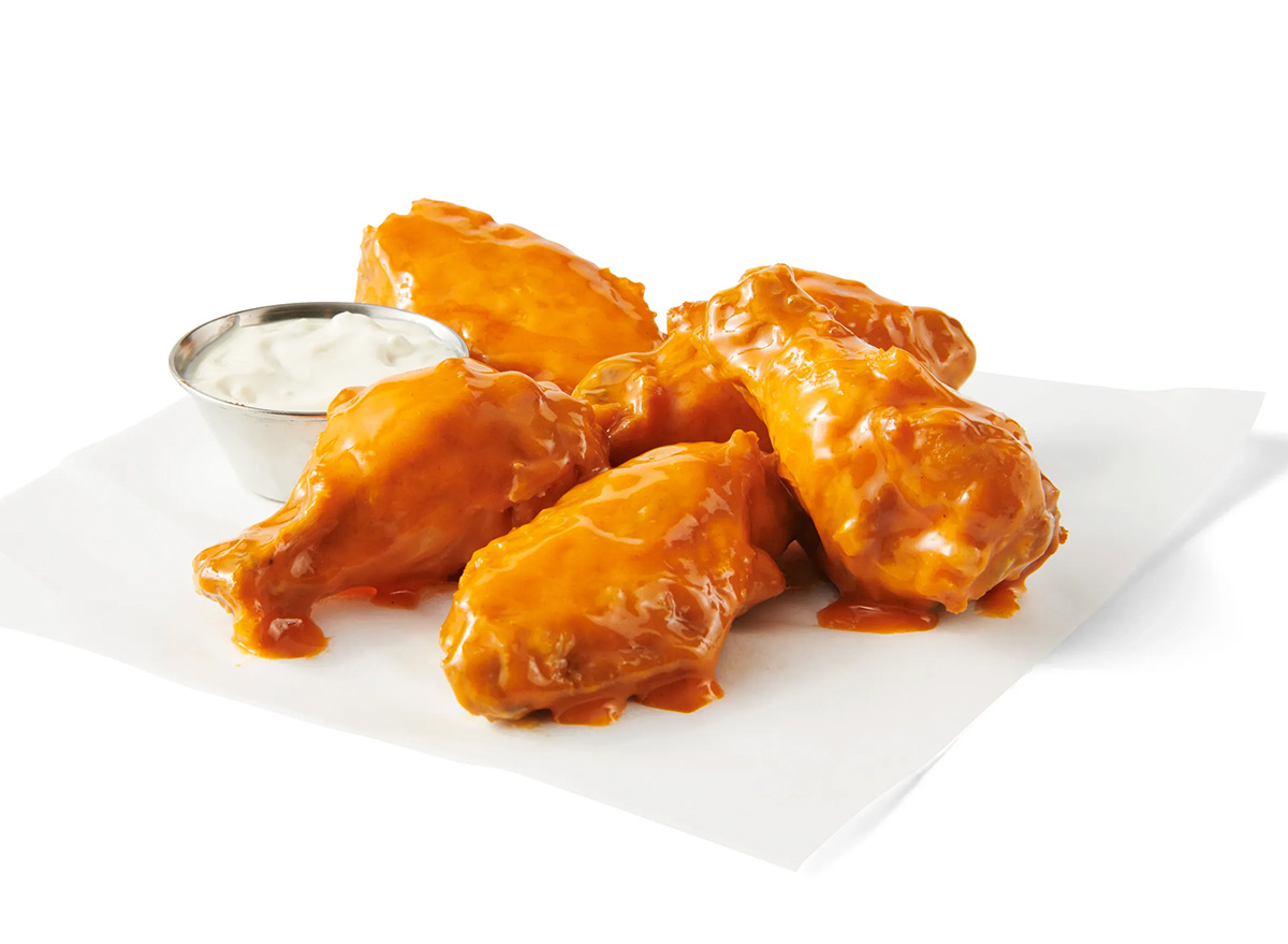 These 8 Fast-Food Chains Serve the Best Wings, Ranked by Crispiness and ...