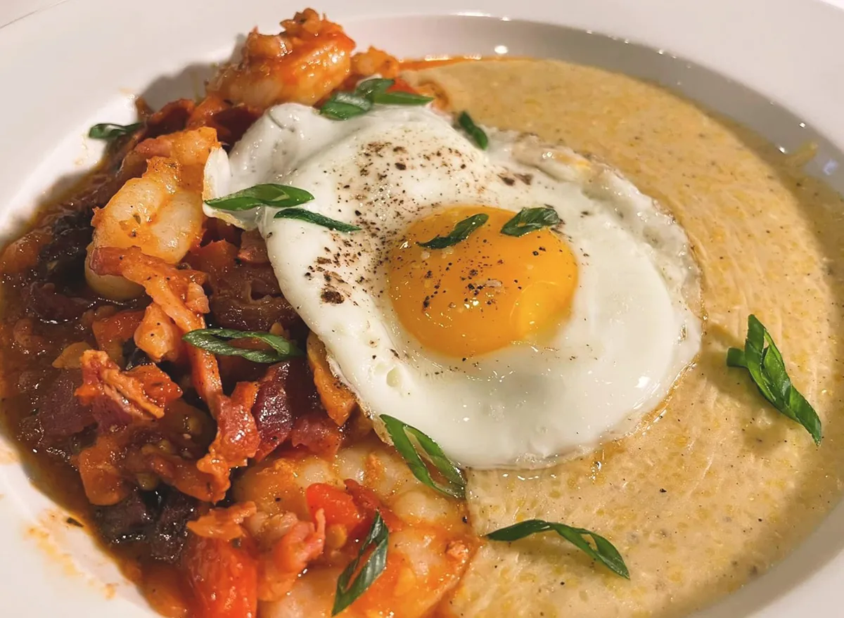6 Restaurant Chains That Serve the Best Shrimp and Grits