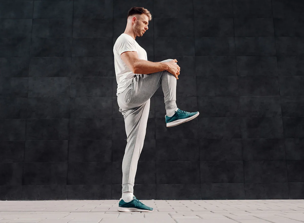 How Long Can You Balance on One Foot? A Simple Test for Fitness