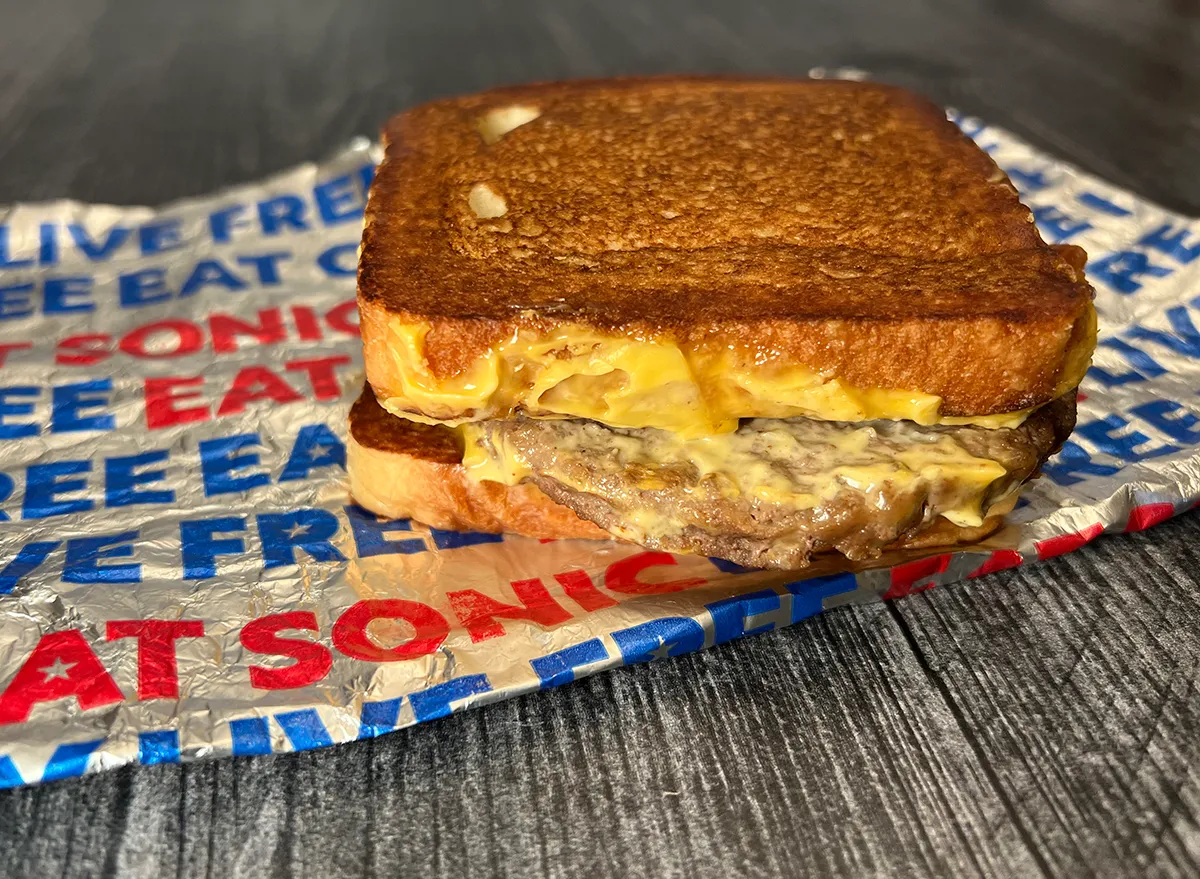 I Tried the Patty Melt at 4 Chains and the Best Was Cheesy Perfection