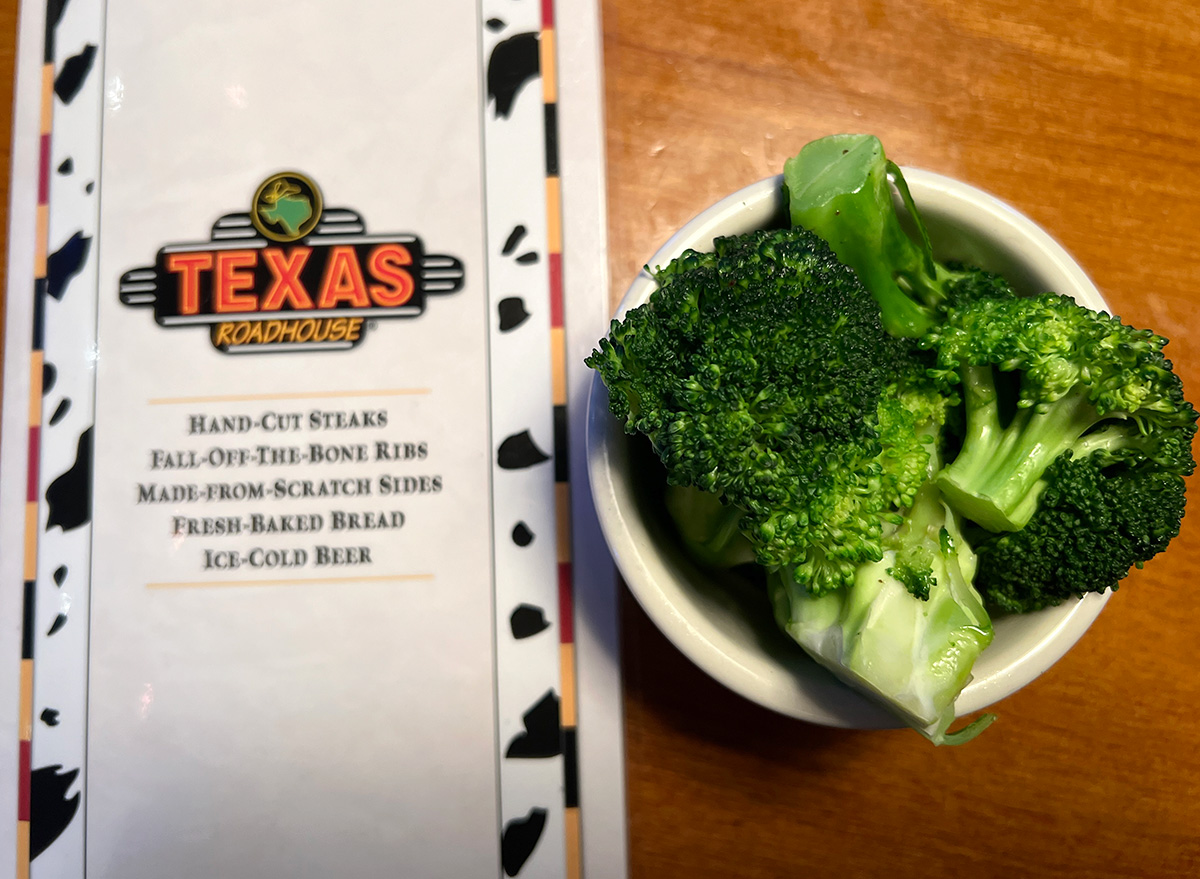 18 Texas Roadhouse Side Dishes, Ranked—the Best Stole the Show