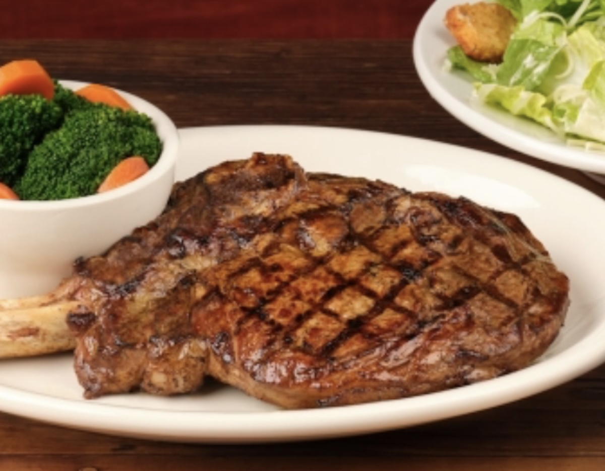 7 Texas Roadhouse Menu Items That Customers Say Are ‘All-Time Greats’