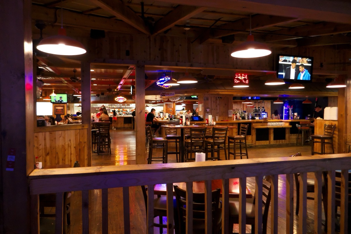 Hooters Faces Bankruptcy Shakeup After Mass Closures: Reports