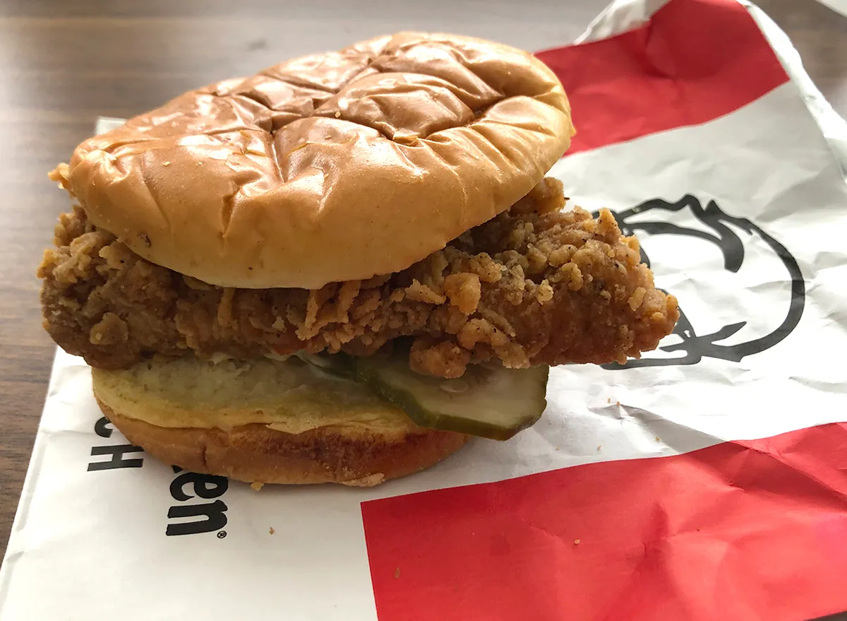 I Tried 6 Fried Chicken Sandwiches and Only One Wins the Sandwich Wars
