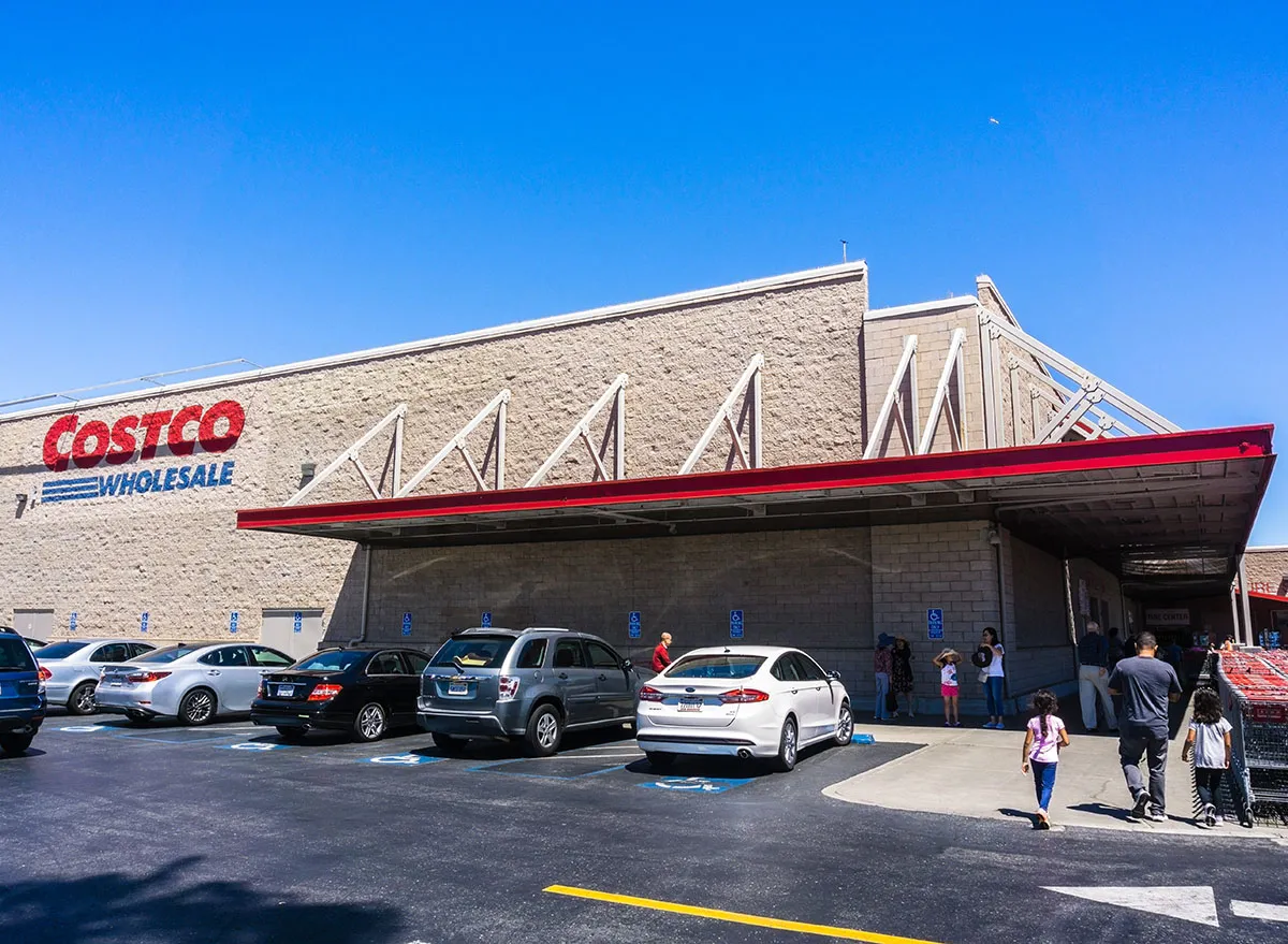 Costco Shopper Asks 'Who Else Has a Terrible Entrance?' The Horror ...