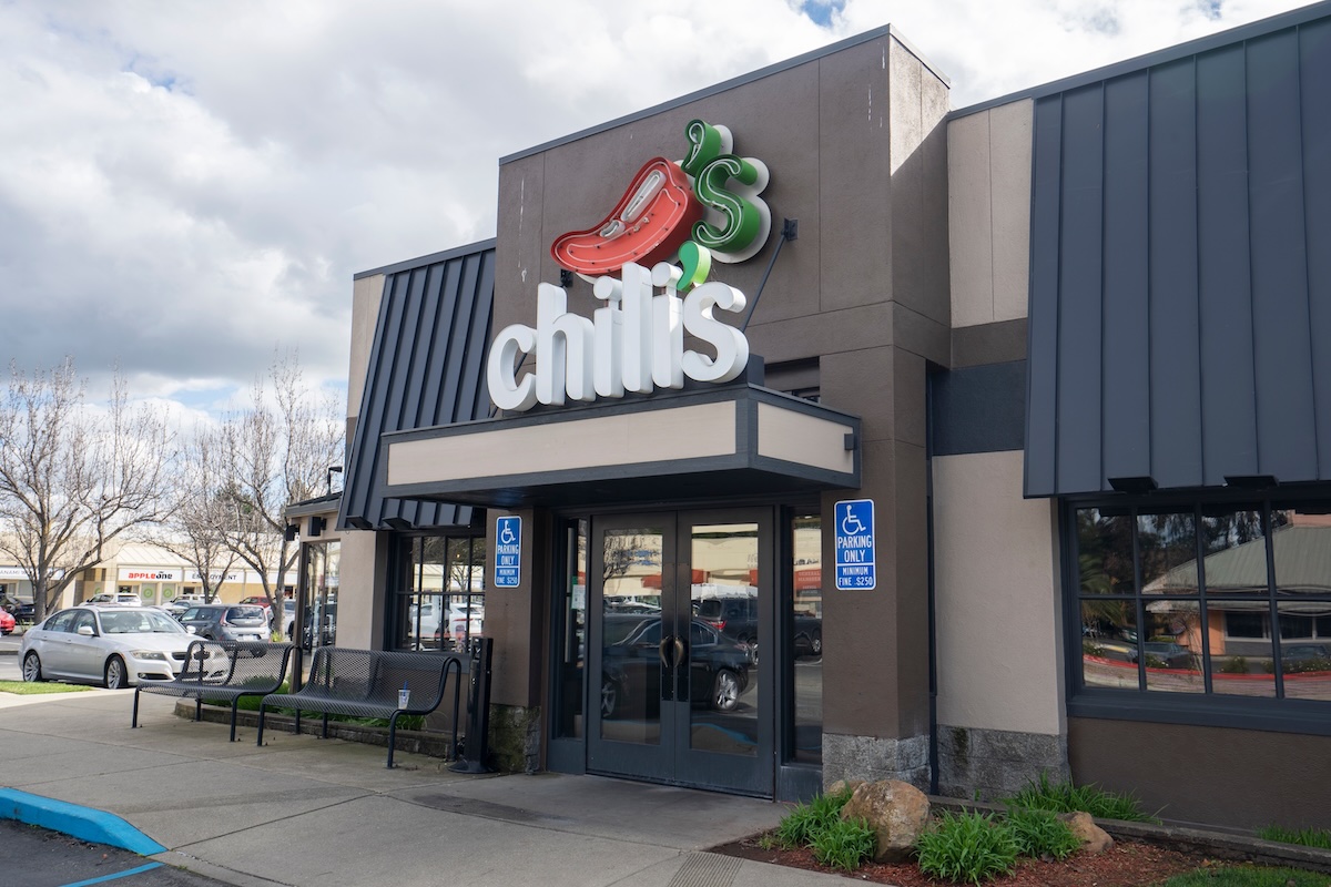 Once-Iconic Restaurant Chain Is Making a Comeback With Two New Locations