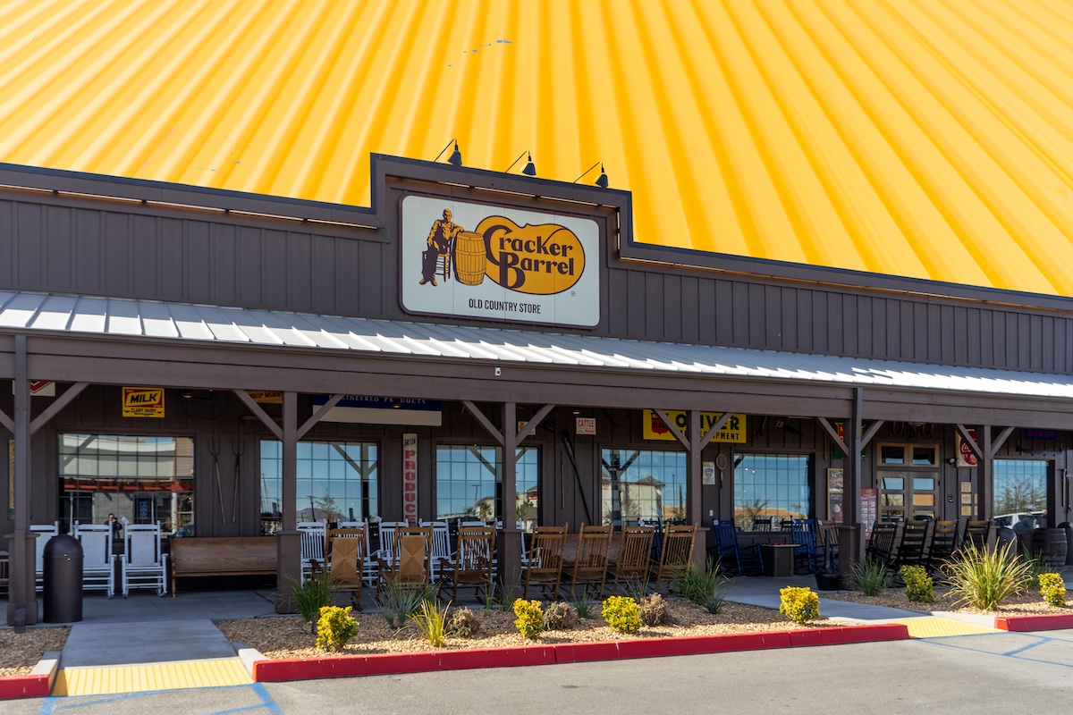 Cracker Barrel Just Dropped This New Spring Menu With a Surprising Oreo ...