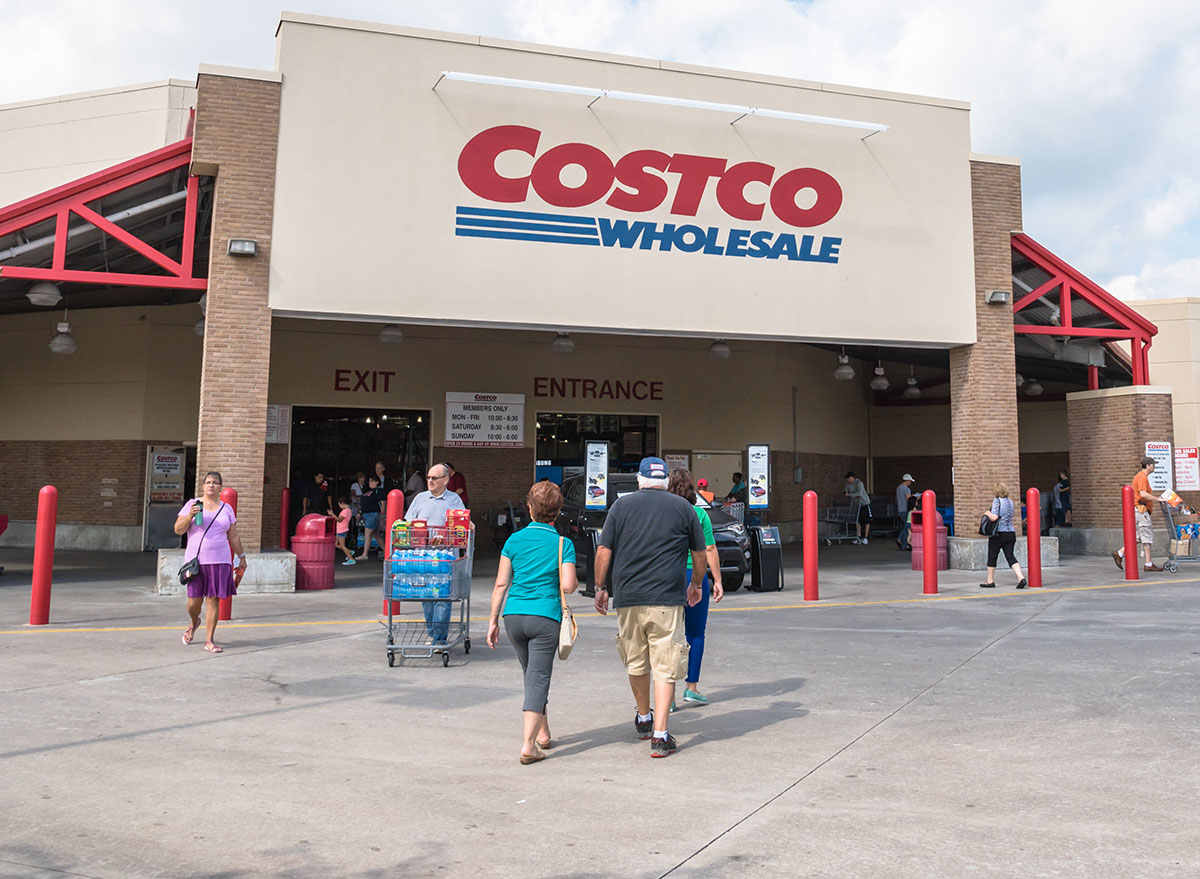 Costco Shopper Asks 'Who Else Has a Terrible Entrance?' The Horror ...