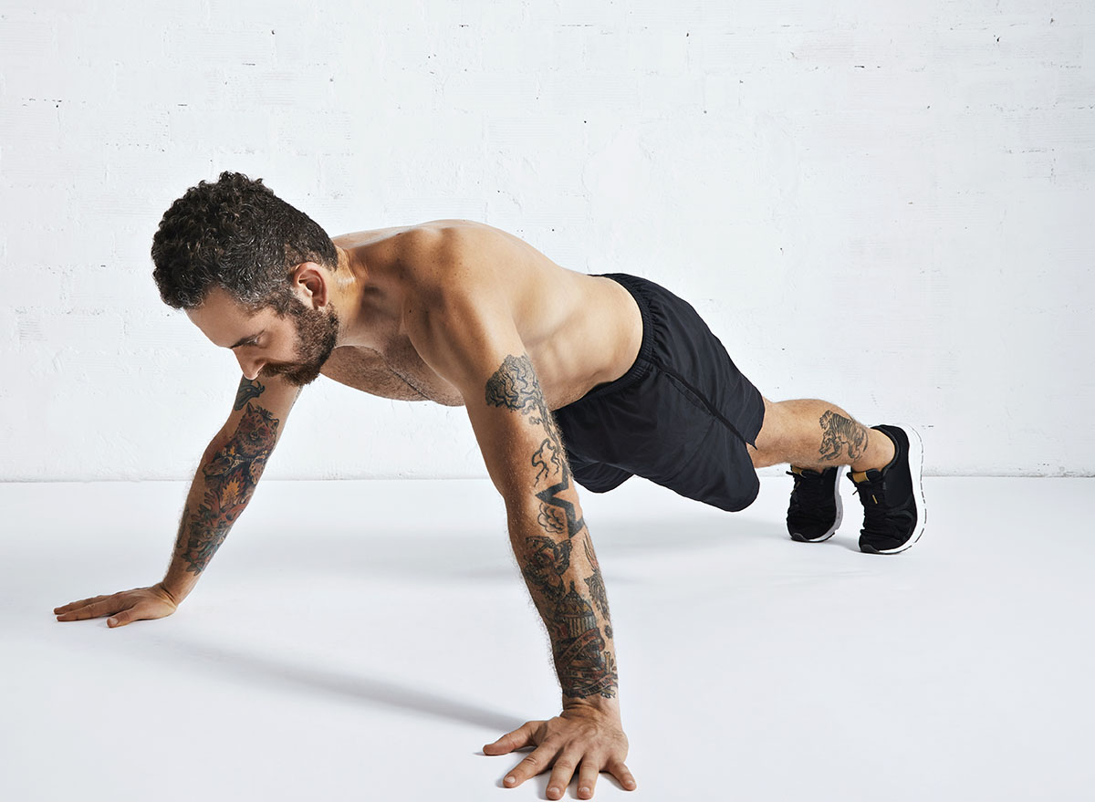 4 Best Bodyweight Exercises for Muscle Growth Ranked by a Top Trainer