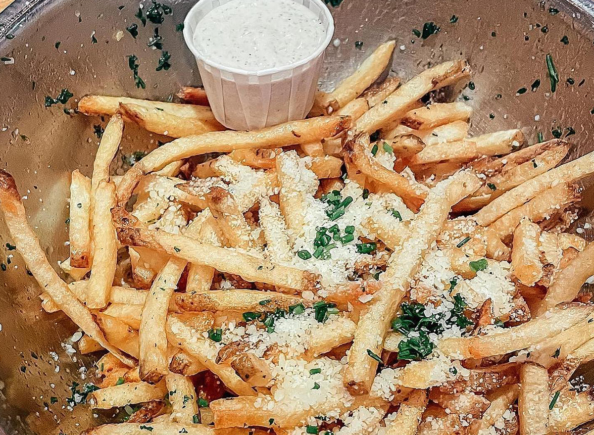 7 Restaurant Chains That Serve the Best Truffle Fries