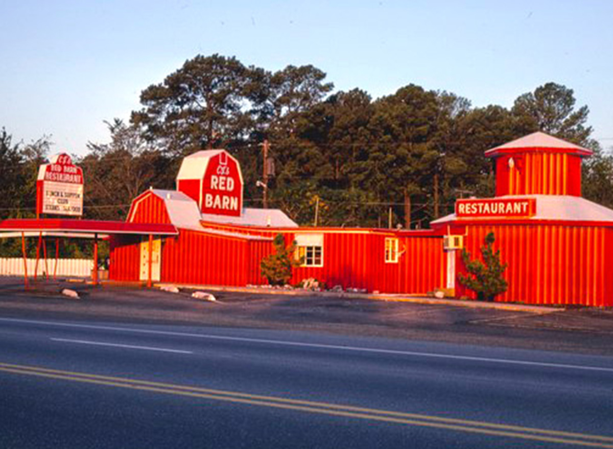 7 Once-Beloved American Burger Chains That Disappeared for Good