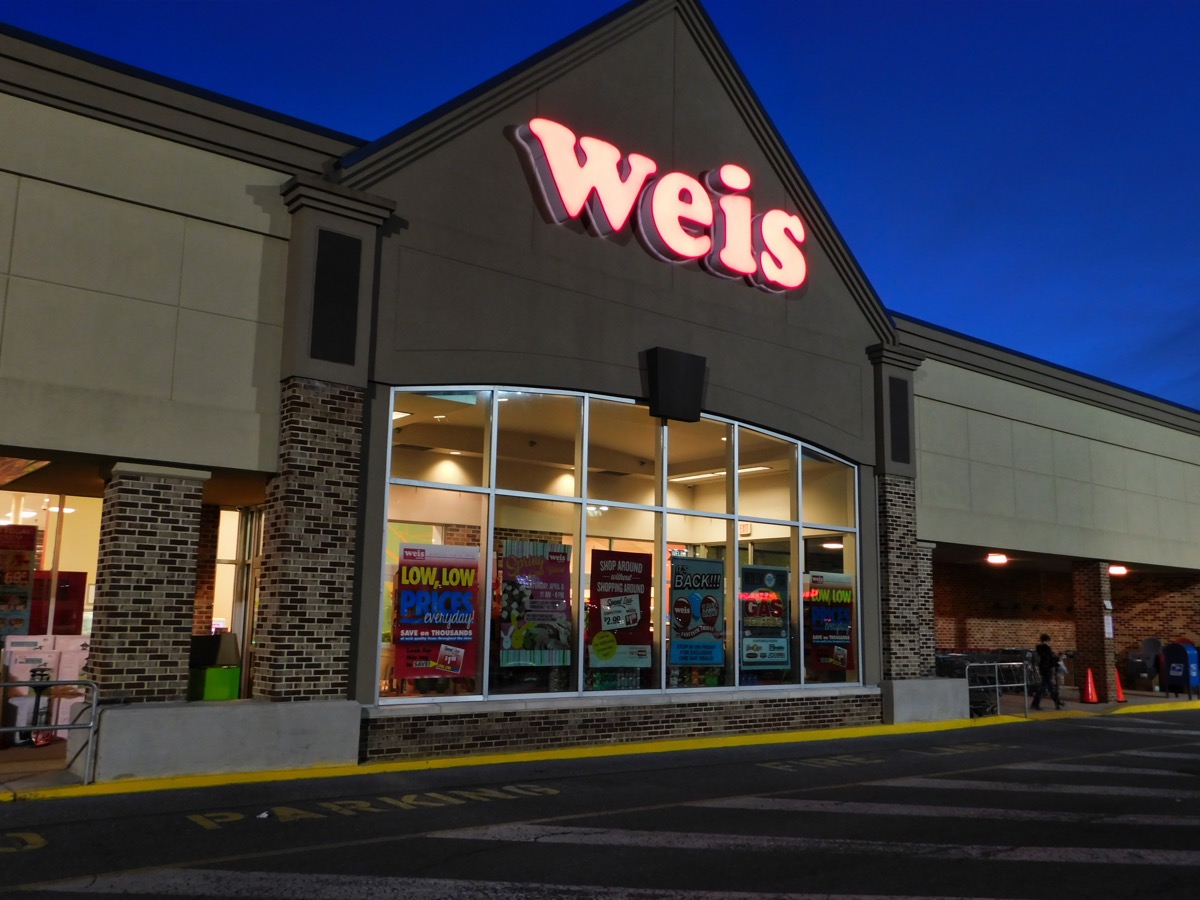 6 Grocery Chains Quietly Upgrading Their Salad Bars With Fresh Tech and ...