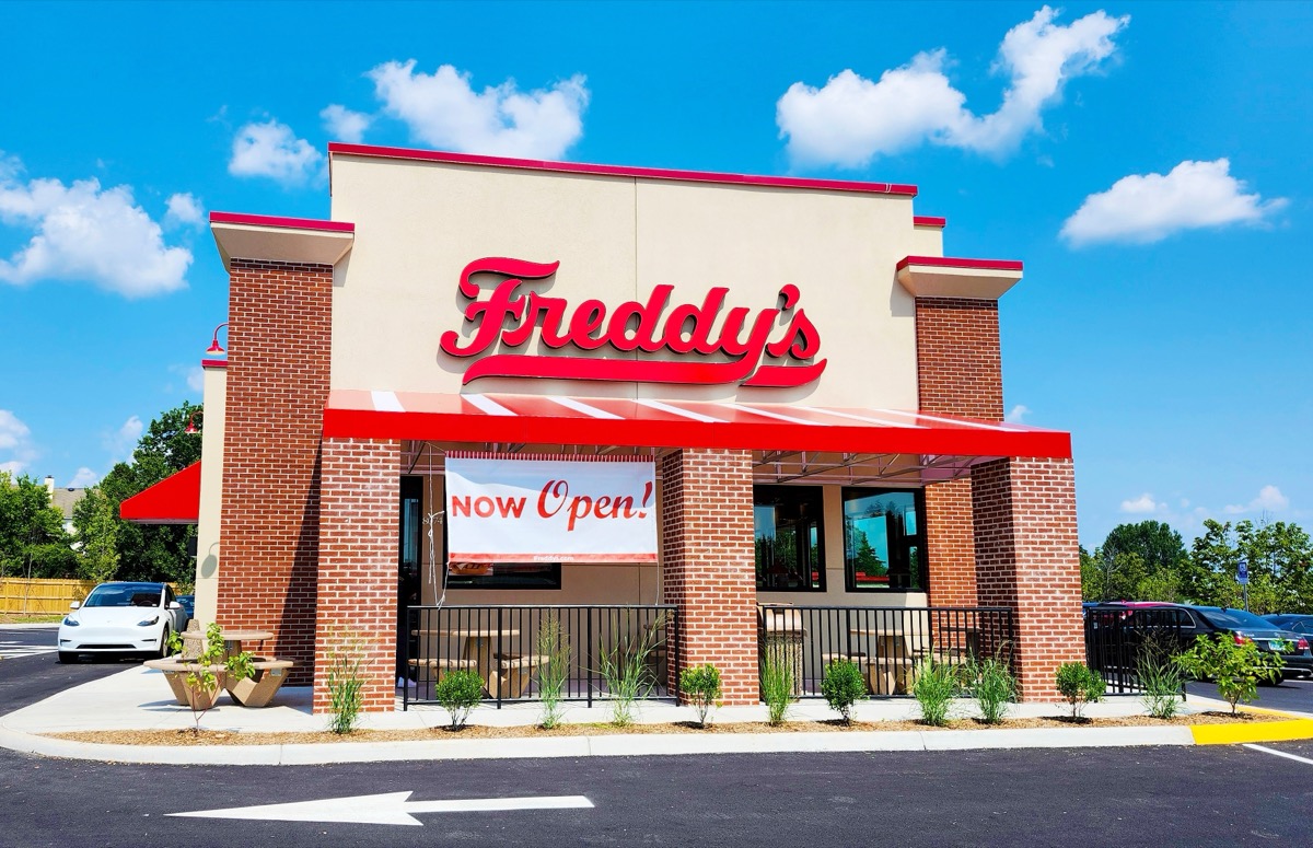 7 Fast Food Burger Chains You're About to See Everywhere