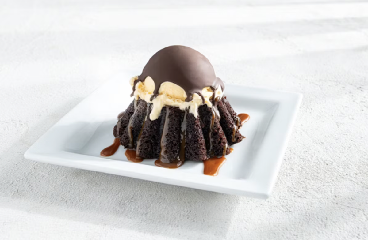 7 Chains That Serve the Best Chocolate Lava Cakes