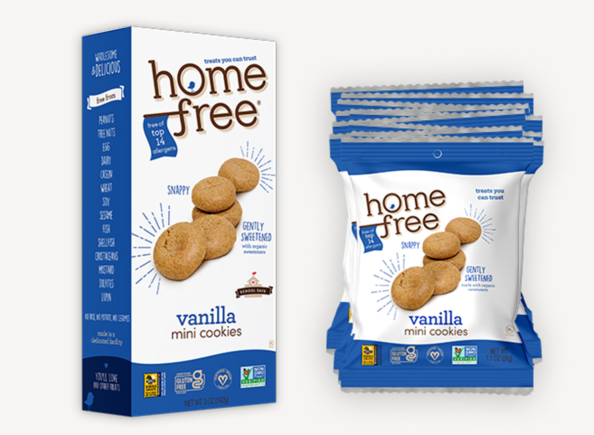 American Airlines Adds 7 New Snacks to Flights in June