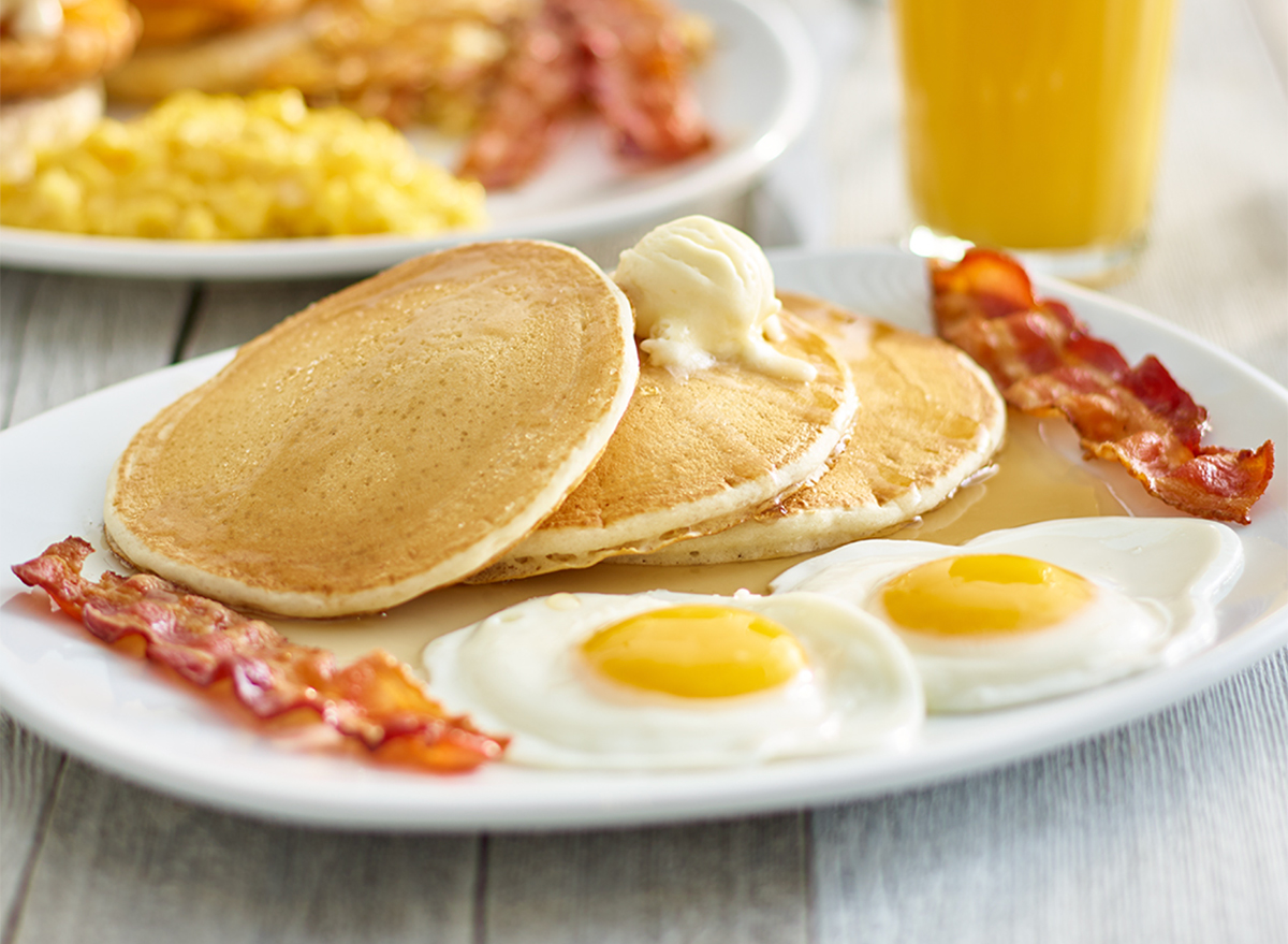 6 Breakfast Chains With the Best Plates Under $10
