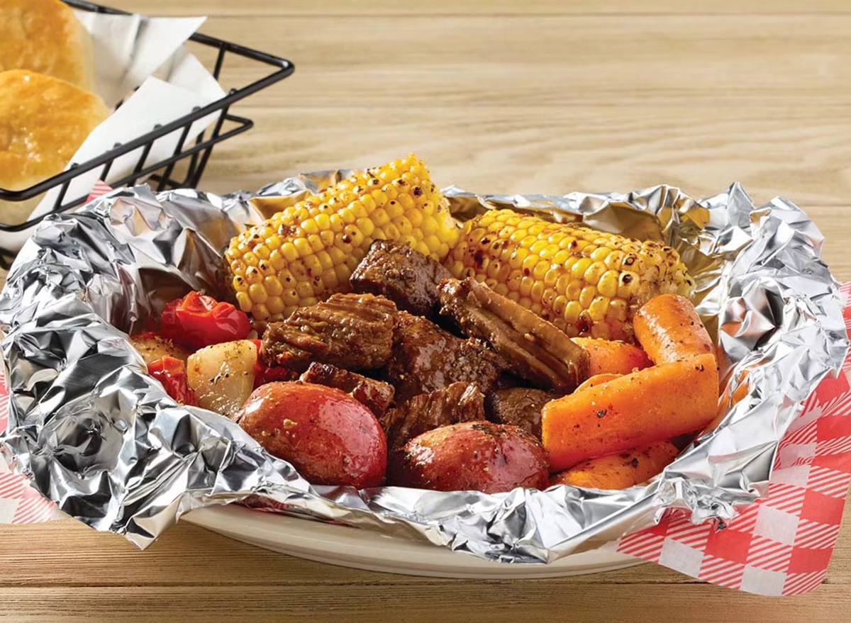 7 Cracker Barrel Foods That Fans Say Taste Just Like a Home-Cooked Meal