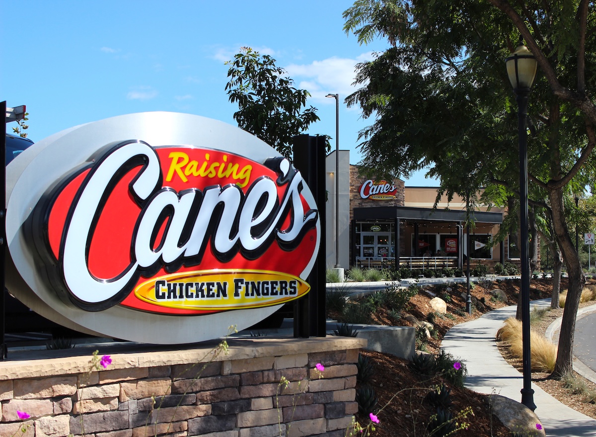7 Chicken Chains Americans Are Flocking To Right Now