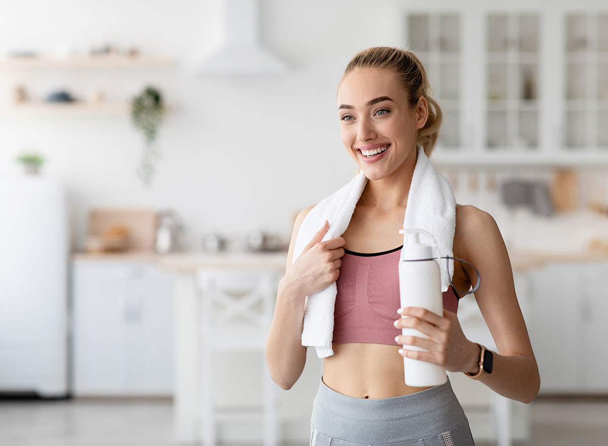 5 Kitchen Counter Exercises That Beat Expensive Gym Gear