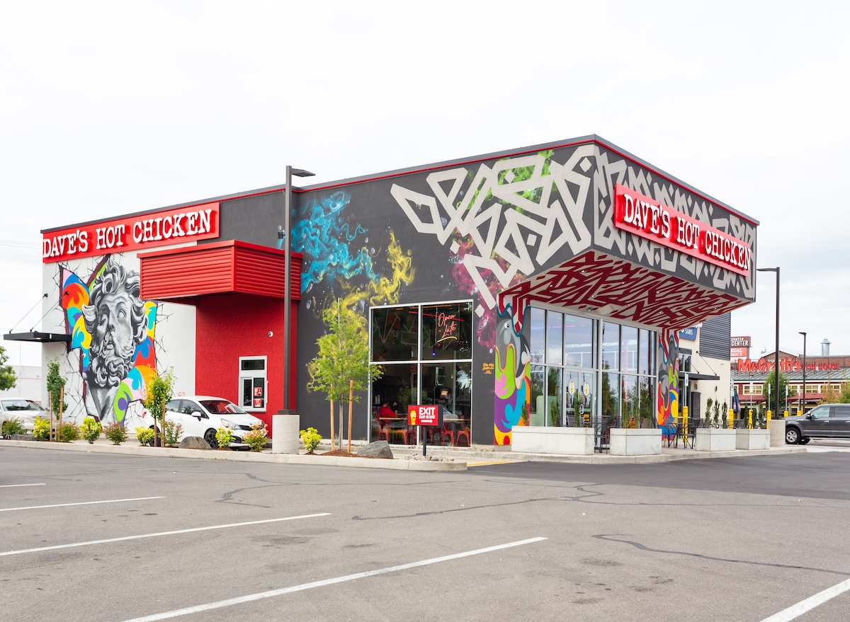 7 Chicken Chains Americans Are Flocking To Right Now