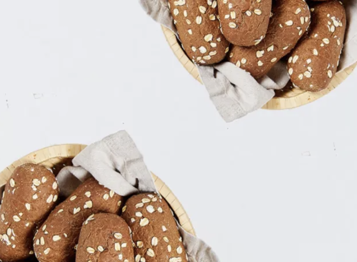 5 Chain Restaurants With the Best Bread Baskets